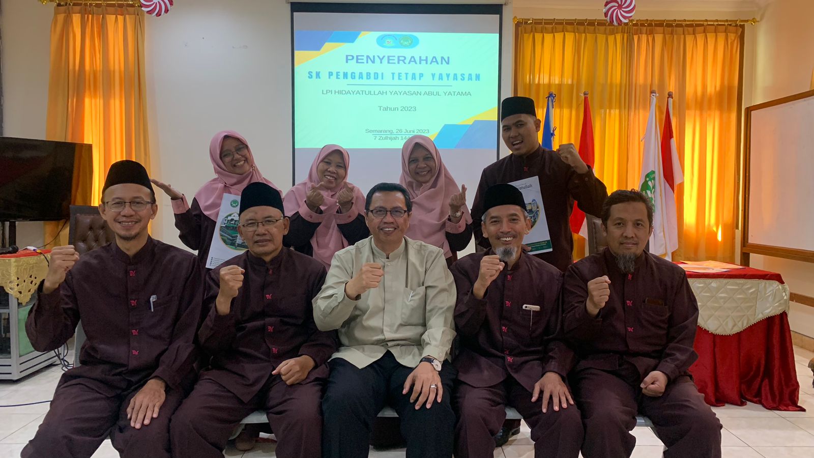 Penyerahan SK Pengabdi Tetap 2023 LPI Hidayatullah Yayasan Abul Yatama Semarang - Hidayatullah ...